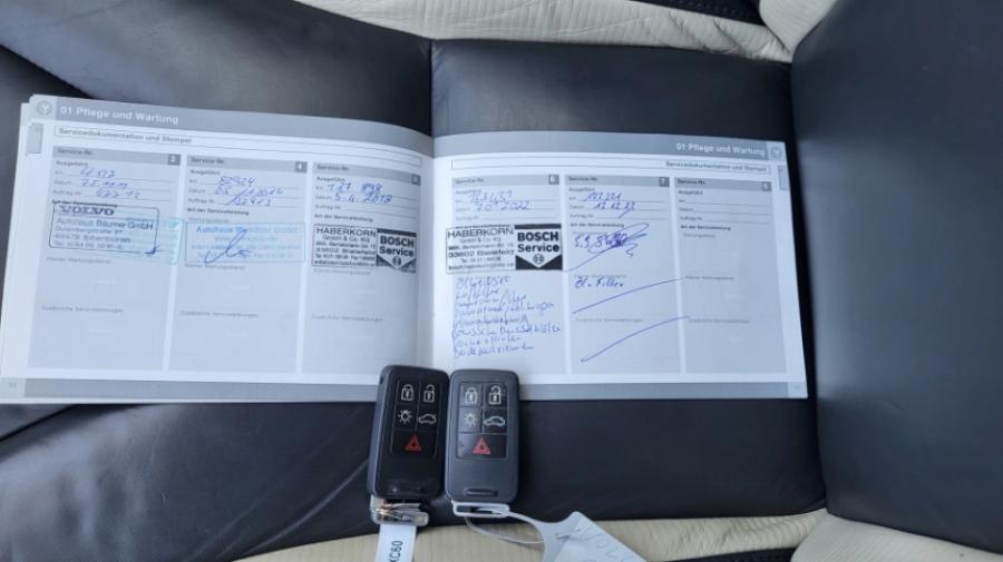 Balts Volvo XC60 2011 Rīga, ar dzinēja tilpumu 2.40 L un nobraukumu 214 tūkst. km par 10700 €, foto 18 vietnē AUTOMOTO.COM.LV