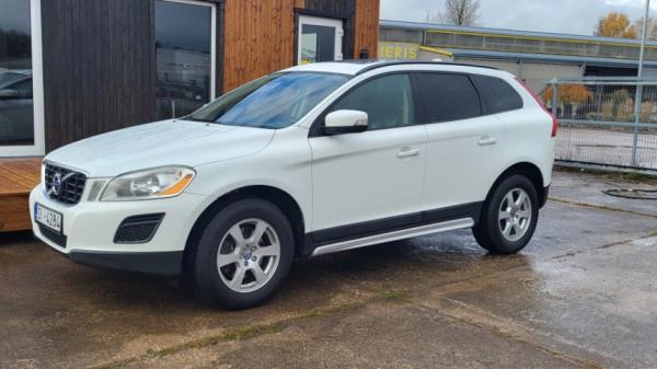 Balts Volvo XC60 2011 Rīga, ar dzinēja tilpumu 2.00 L un nobraukumu 265 tūkst. km par 11300 €, foto 4 vietnē AUTOMOTO.COM.LV