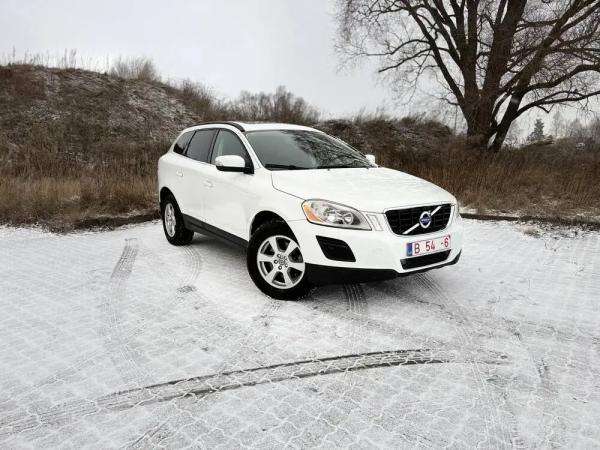 Balts Volvo XC60 2011 Rīga, ar dzinēja tilpumu 2.00 L un nobraukumu 241 tūkst. km par 7600 €, foto 2 vietnē AUTOMOTO.COM.LV