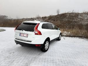 White Volvo XC60 2011 in Riga, with an engine capacity of 2.00 L and mileage of 241 thousand km for 7600 €, photo 7 on AUTOMOTO.COM.LV