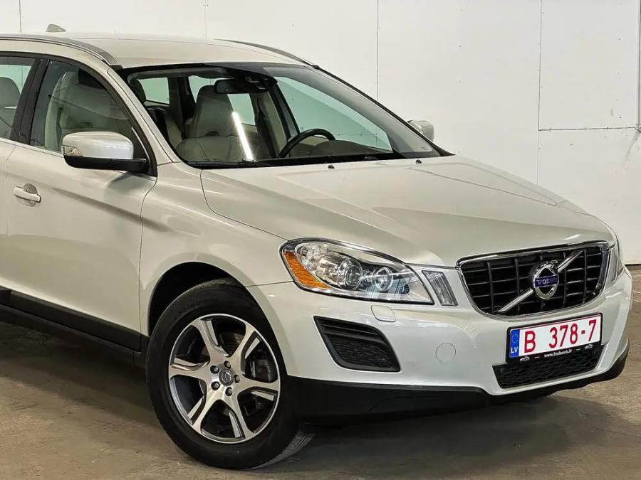 Balts Volvo XC60 2011 Jūrmala, ar dzinēja tilpumu 2.00 L un nobraukumu 203 tūkst. km par 10490 €, foto 5 vietnē AUTOMOTO.COM.LV