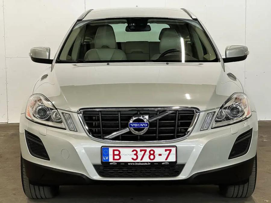 Balts Volvo XC60 2011 Jūrmala, ar dzinēja tilpumu 2.00 L un nobraukumu 203 tūkst. km par 10490 €, foto 13 vietnē AUTOMOTO.COM.LV