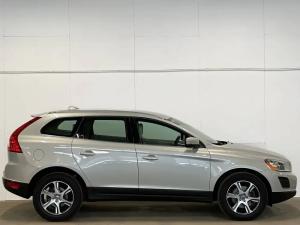 Balts Volvo XC60 2011 Jūrmala, ar dzinēja tilpumu 2.00 L un nobraukumu 203 tūkst. km par 10490 €, foto 15 vietnē AUTOMOTO.COM.LV
