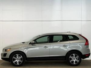 Balts Volvo XC60 2011 Jūrmala, ar dzinēja tilpumu 2.00 L un nobraukumu 203 tūkst. km par 10490 €, foto 18 vietnē AUTOMOTO.COM.LV