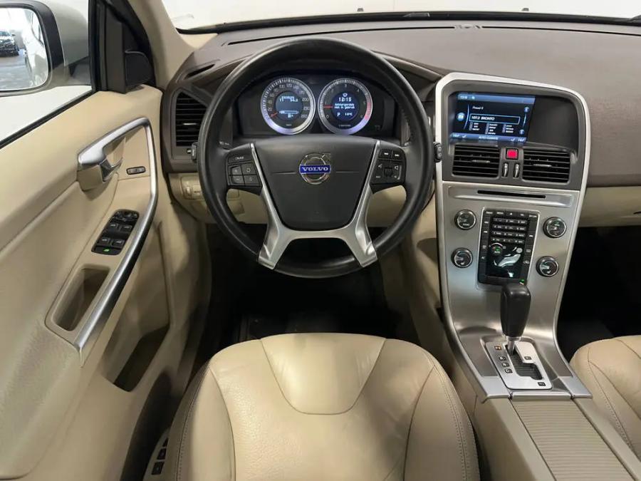Balts Volvo XC60 2011 Jūrmala, ar dzinēja tilpumu 2.00 L un nobraukumu 203 tūkst. km par 10490 €, foto 25 vietnē AUTOMOTO.COM.LV