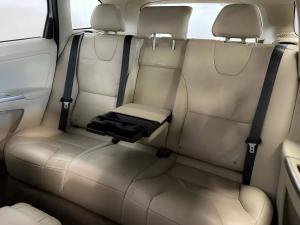 Balts Volvo XC60 2011 Jūrmala, ar dzinēja tilpumu 2.00 L un nobraukumu 203 tūkst. km par 10490 €, foto 31 vietnē AUTOMOTO.COM.LV