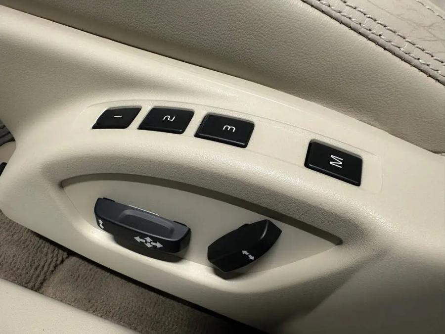 Balts Volvo XC60 2011 Jūrmala, ar dzinēja tilpumu 2.00 L un nobraukumu 203 tūkst. km par 10490 €, foto 42 vietnē AUTOMOTO.COM.LV