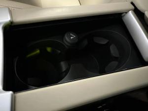 Balts Volvo XC60 2011 Jūrmala, ar dzinēja tilpumu 2.00 L un nobraukumu 203 tūkst. km par 10490 €, foto 45 vietnē AUTOMOTO.COM.LV