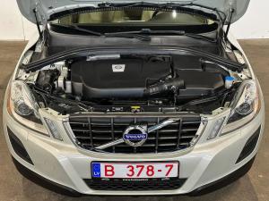 Balts Volvo XC60 2011 Jūrmala, ar dzinēja tilpumu 2.00 L un nobraukumu 203 tūkst. km par 10490 €, foto 51 vietnē AUTOMOTO.COM.LV