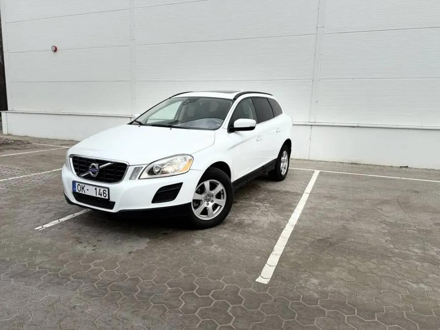 White Volvo XC60 2011 in Riga, with an engine capacity of 2.00 L and mileage of 241 thousand km for 4000 €, photo 1 on AUTOMOTO.COM.LV