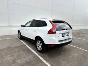 White Volvo XC60 2011 in Riga, with an engine capacity of 2.00 L and mileage of 241 thousand km for 4000 €, photo 7 on AUTOMOTO.COM.LV