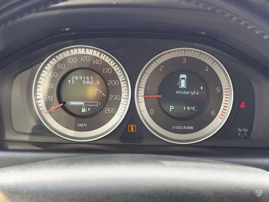 Balts Volvo XC60 2011 Šauļi, ar dzinēja tilpumu 2.00 L un nobraukumu 269 tūkst. km par 11200 €, foto 32 vietnē AUTOMOTO.COM.LV