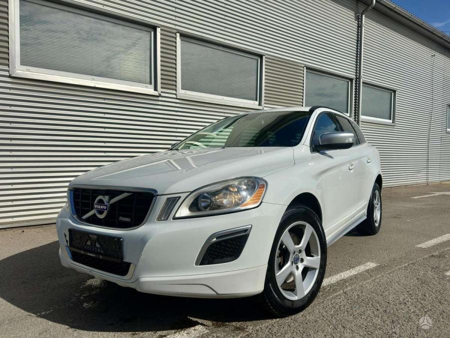 Balts Volvo XC60 2011 Šauļi, ar dzinēja tilpumu 2.40 L un nobraukumu 197 tūkst. km par 9999 €, foto 1 vietnē AUTOMOTO.COM.LV