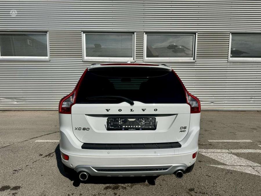 Balts Volvo XC60 2011 Šauļi, ar dzinēja tilpumu 2.40 L un nobraukumu 197 tūkst. km par 9999 €, foto 9 vietnē AUTOMOTO.COM.LV