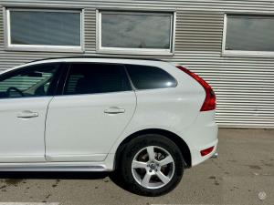 Balts Volvo XC60 2011 Šauļi, ar dzinēja tilpumu 2.40 L un nobraukumu 197 tūkst. km par 9999 €, foto 11 vietnē AUTOMOTO.COM.LV
