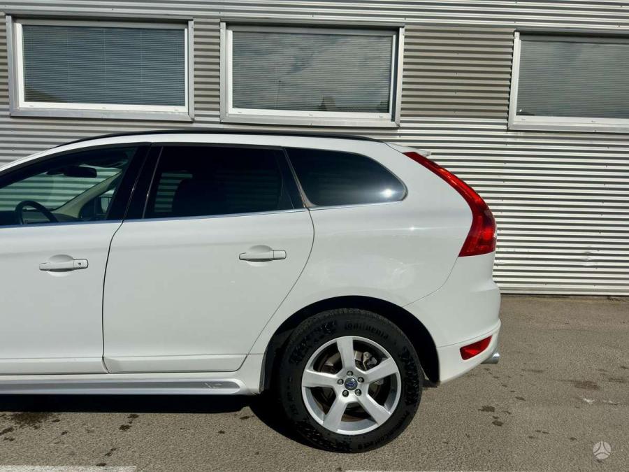 Balts Volvo XC60 2011 Šauļi, ar dzinēja tilpumu 2.40 L un nobraukumu 197 tūkst. km par 9999 €, foto 11 vietnē AUTOMOTO.COM.LV
