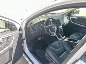 Balts Volvo XC60 2011 Šauļi, ar dzinēja tilpumu 2.40 L un nobraukumu 197 tūkst. km par 9999 €, foto 16 vietnē AUTOMOTO.COM.LV