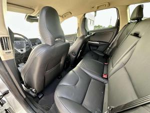 Balts Volvo XC60 2011 Šauļi, ar dzinēja tilpumu 2.40 L un nobraukumu 197 tūkst. km par 9999 €, foto 20 vietnē AUTOMOTO.COM.LV
