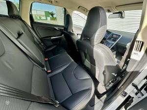 Balts Volvo XC60 2011 Šauļi, ar dzinēja tilpumu 2.40 L un nobraukumu 197 tūkst. km par 9999 €, foto 21 vietnē AUTOMOTO.COM.LV