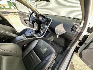 Balts Volvo XC60 2011 Šauļi, ar dzinēja tilpumu 2.40 L un nobraukumu 197 tūkst. km par 9999 €, foto 22 vietnē AUTOMOTO.COM.LV