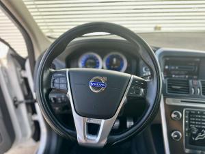 Balts Volvo XC60 2011 Šauļi, ar dzinēja tilpumu 2.40 L un nobraukumu 197 tūkst. km par 9999 €, foto 24 vietnē AUTOMOTO.COM.LV