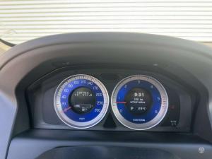 Balts Volvo XC60 2011 Šauļi, ar dzinēja tilpumu 2.40 L un nobraukumu 197 tūkst. km par 9999 €, foto 25 vietnē AUTOMOTO.COM.LV