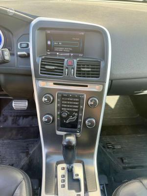 Balts Volvo XC60 2011 Šauļi, ar dzinēja tilpumu 2.40 L un nobraukumu 197 tūkst. km par 9999 €, foto 26 vietnē AUTOMOTO.COM.LV