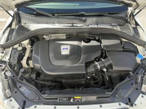 Balts Volvo XC60 2011 Šauļi, ar dzinēja tilpumu 2.40 L un nobraukumu 197 tūkst. km par 9999 €, foto 27 vietnē AUTOMOTO.COM.LV