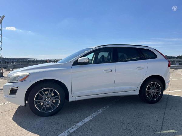 Balts Volvo XC60 2011 Kauņa, ar dzinēja tilpumu 2.00 L un nobraukumu 395 tūkst. km par 8700 €, foto 5 vietnē AUTOMOTO.COM.LV