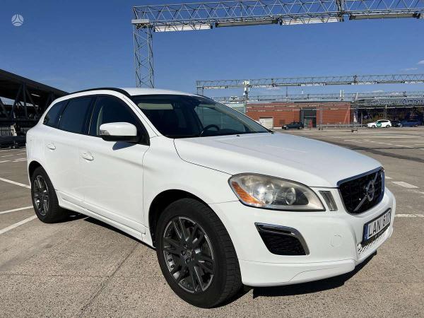 Balts Volvo XC60 2011 Kauņa, ar dzinēja tilpumu 2.00 L un nobraukumu 395 tūkst. km par 8700 €, foto 8 vietnē AUTOMOTO.COM.LV