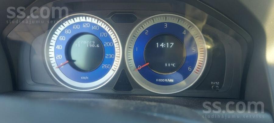 Balts Volvo XC60 2011 Tukums, ar dzinēja tilpumu 2.40 L un nobraukumu 274 tūkst. km par 9400 €, foto 12 vietnē AUTOMOTO.COM.LV
