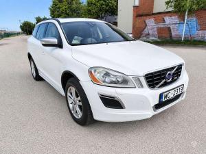 White Volvo XC60 2011 in Siauliai, with an engine capacity of 2.00 L and mileage of 365 thousand km for 5700 €, photo 4 on AUTOMOTO.COM.LV