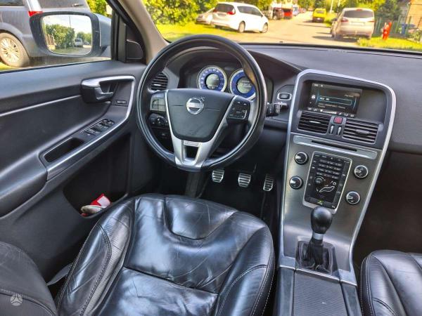 Balts Volvo XC60 2011 Šauļi, ar dzinēja tilpumu 2.00 L un nobraukumu 365 tūkst. km par 5700 €, foto 10 vietnē AUTOMOTO.COM.LV