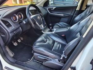 White Volvo XC60 2011 in Siauliai, with an engine capacity of 2.00 L and mileage of 365 thousand km for 5700 €, photo 14 on AUTOMOTO.COM.LV