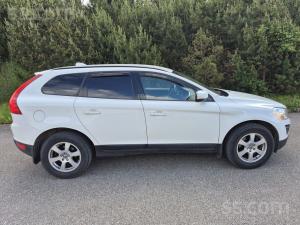 Balts Volvo XC60 2011 Talsi, ar dzinēja tilpumu 2.00 L un nobraukumu 273 tūkst. km par 7500 €, foto 7 vietnē AUTOMOTO.COM.LV