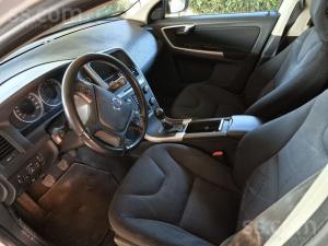Balts Volvo XC60 2011 Talsi, ar dzinēja tilpumu 2.00 L un nobraukumu 273 tūkst. km par 7500 €, foto 12 vietnē AUTOMOTO.COM.LV