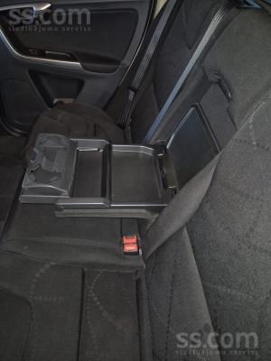 Balts Volvo XC60 2011 Talsi, ar dzinēja tilpumu 2.00 L un nobraukumu 273 tūkst. km par 7500 €, foto 14 vietnē AUTOMOTO.COM.LV