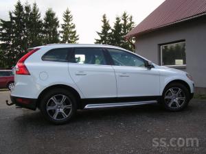 Balts Volvo XC60 2011 Rīga, ar dzinēja tilpumu 2.40 L un nobraukumu 0 tūkst. km par 9850 €, foto 4 vietnē AUTOMOTO.COM.LV