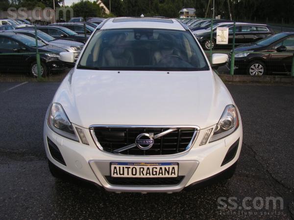 White Volvo XC60 2011 in Riga, with an engine capacity of 2.40 L and mileage of 0 thousand km for 9850 €, photo 5 on AUTOMOTO.COM.LV