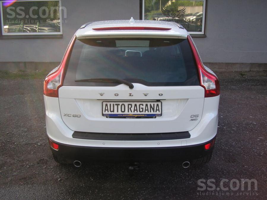 Balts Volvo XC60 2011 Rīga, ar dzinēja tilpumu 2.40 L un nobraukumu 0 tūkst. km par 9850 €, foto 7 vietnē AUTOMOTO.COM.LV