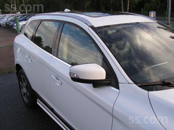 White Volvo XC60 2011 in Riga, with an engine capacity of 2.40 L and mileage of 0 thousand km for 9850 €, photo 7 on AUTOMOTO.COM.LV
