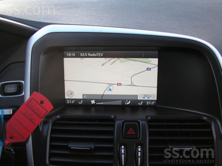 Balts Volvo XC60 2011 Rīga, ar dzinēja tilpumu 2.40 L un nobraukumu 0 tūkst. km par 9850 €, foto 13 vietnē AUTOMOTO.COM.LV