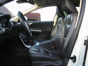 Balts Volvo XC60 2011 Rīga, ar dzinēja tilpumu 2.40 L un nobraukumu 0 tūkst. km par 9850 €, foto 18 vietnē AUTOMOTO.COM.LV
