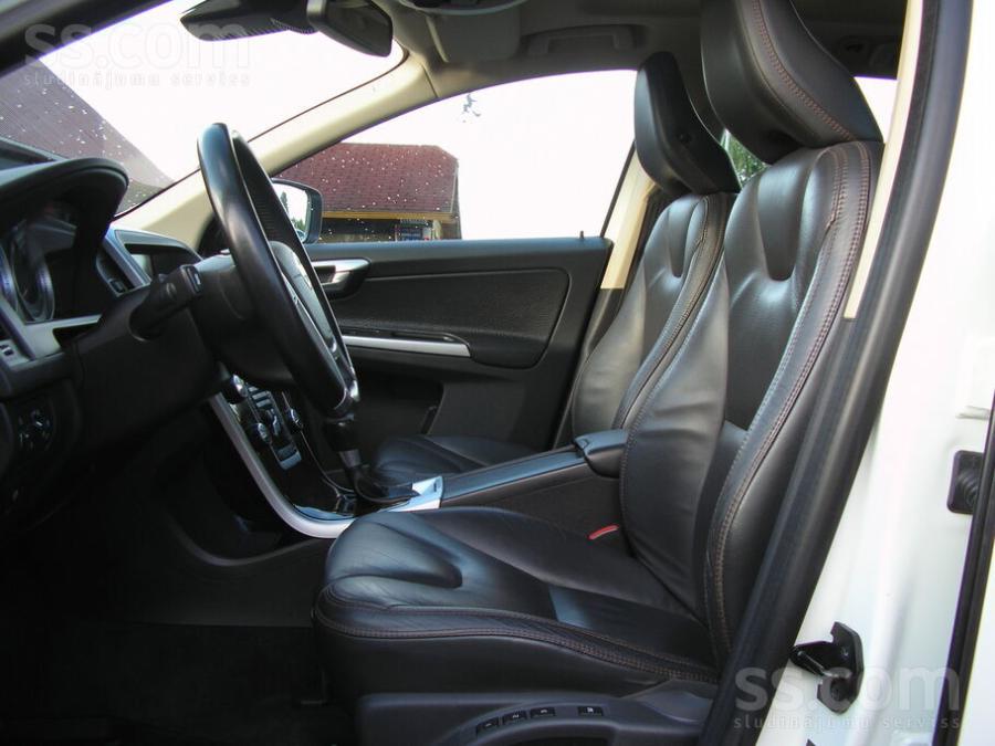 Balts Volvo XC60 2011 Rīga, ar dzinēja tilpumu 2.40 L un nobraukumu 0 tūkst. km par 9850 €, foto 18 vietnē AUTOMOTO.COM.LV