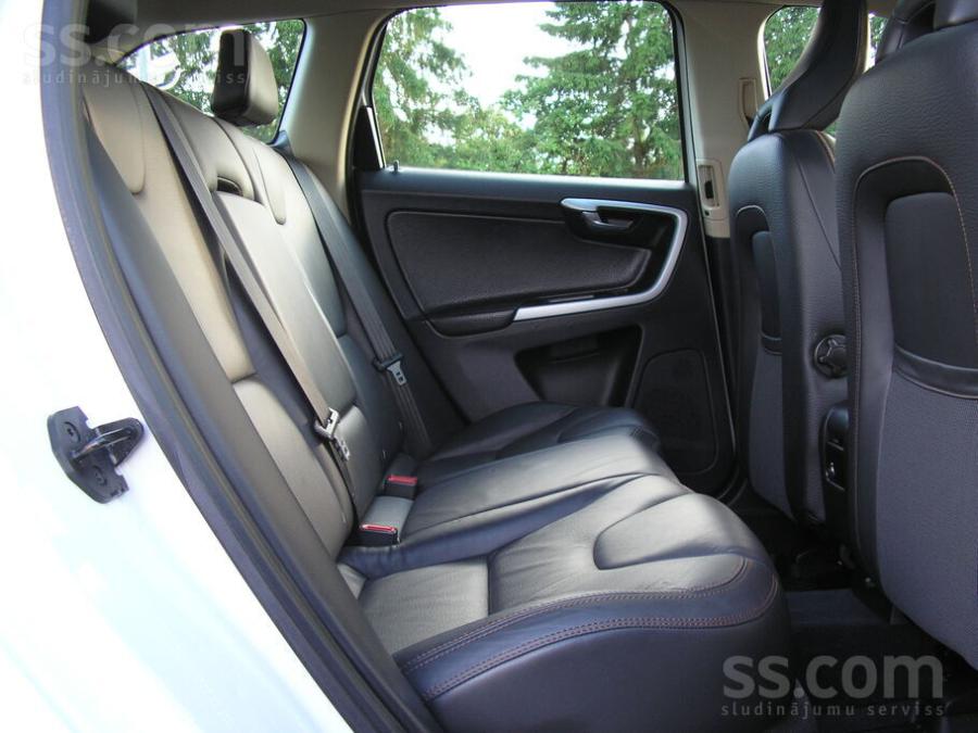 Balts Volvo XC60 2011 Rīga, ar dzinēja tilpumu 2.40 L un nobraukumu 0 tūkst. km par 9850 €, foto 25 vietnē AUTOMOTO.COM.LV
