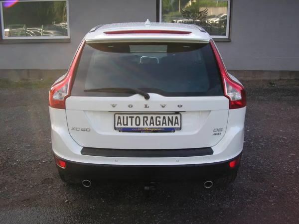 White Volvo XC60 2011 in Sigulda, with an engine capacity of 2.40 L and mileage of 315 thousand km for 9850 €, photo 6 on AUTOMOTO.COM.LV