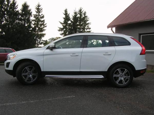 White Volvo XC60 2011 in Sigulda, with an engine capacity of 2.40 L and mileage of 315 thousand km for 9850 €, photo 8 on AUTOMOTO.COM.LV