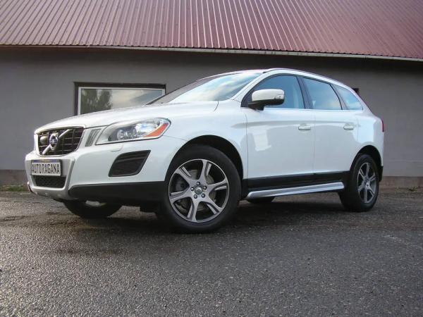 Balts Volvo XC60 2011 Sigulda, ar dzinēja tilpumu 2.40 L un nobraukumu 315 tūkst. km par 9850 €, foto 1 vietnē AUTOMOTO.COM.LV