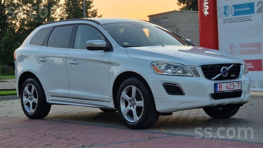 Balts Volvo XC60 2011 Jelgava, ar dzinēja tilpumu 2.40 L un nobraukumu 225 tūkst. km par 8450 €, foto 5 vietnē AUTOMOTO.COM.LV