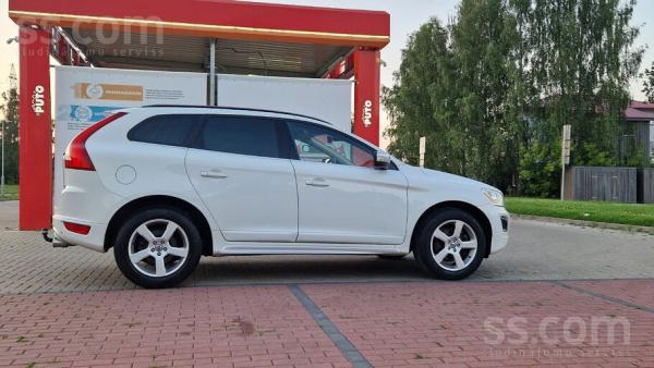 Белый Вольво ХС60 2011 в Елгава, объемом двигателя 2.40 л и пробегом 225 тыс. км за 8450 €, фото 7 на AUTOMOTO.COM.LV